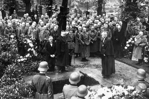 A Priest in a Nazi Collar: German Military Chaplains and the Holocaust ...